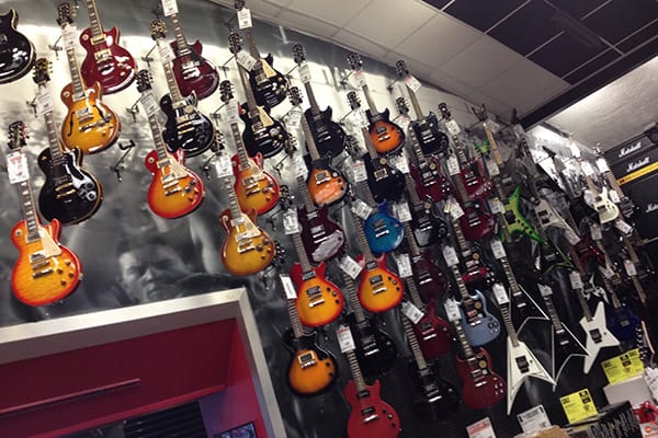 My first visit to a Guitar Center … OMFG | Scarebear